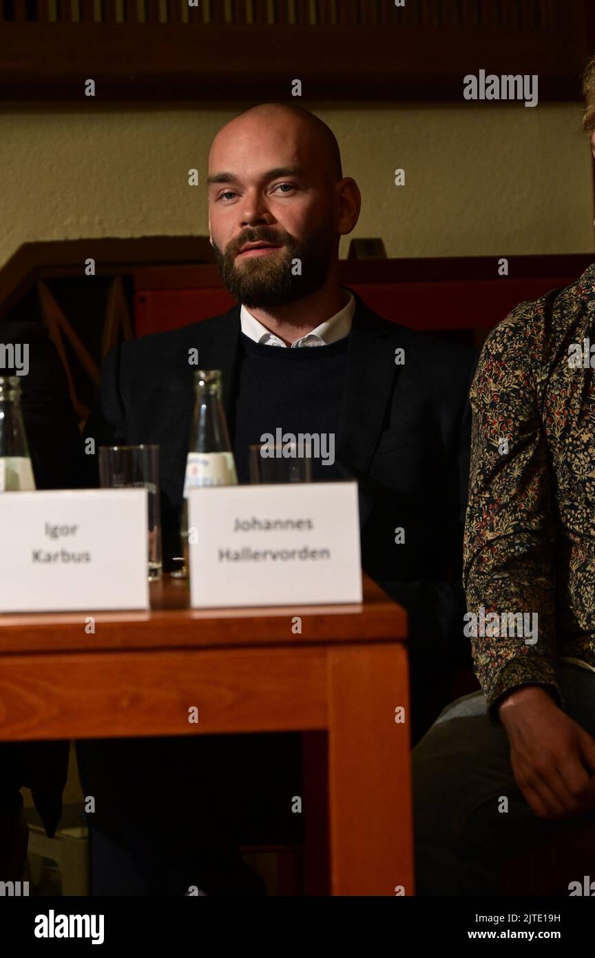 Igor Karbus bei der Jahres-Pressekonferenz zur 14. Spielzeit 2022/2023 ...