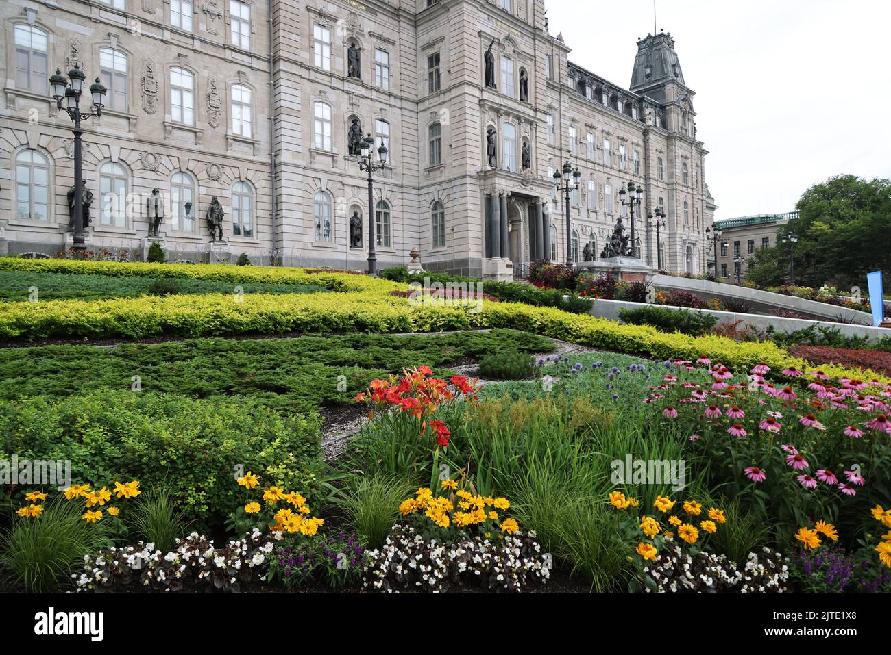 The beautiful Parliament building of Quebec, Quebec Stock Photo - Alamy