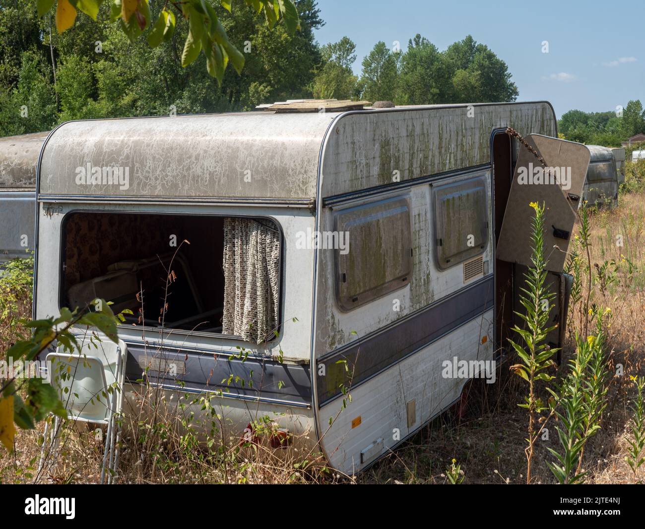 Dirty old caravan hi-res stock photography and images - Alamy