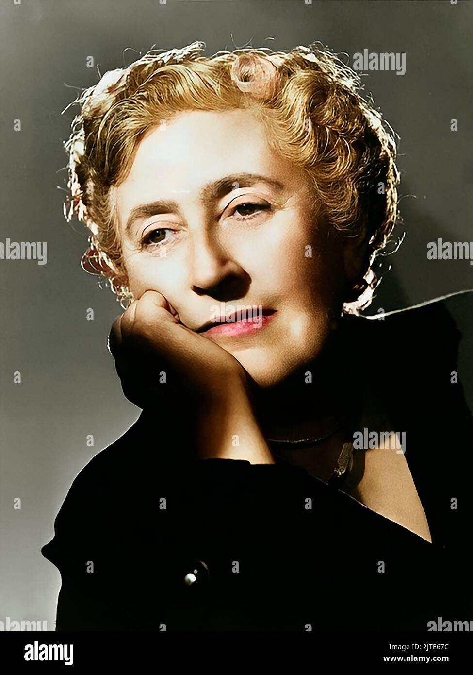 Influyentes hi-res stock photography and images - Alamy