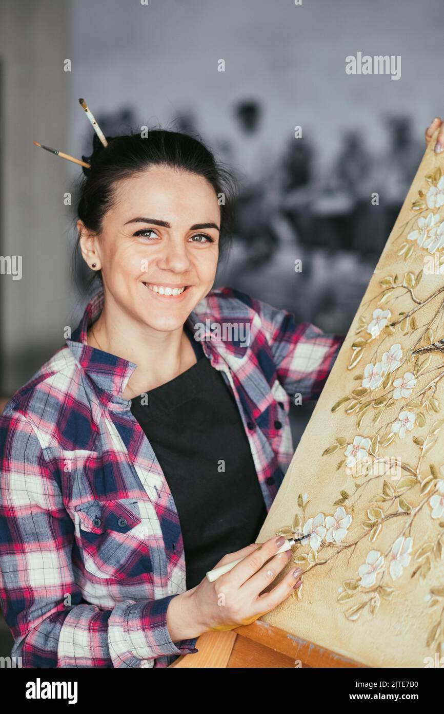 artwork inspiration woman artist tool canvas easel Stock Photo - Alamy