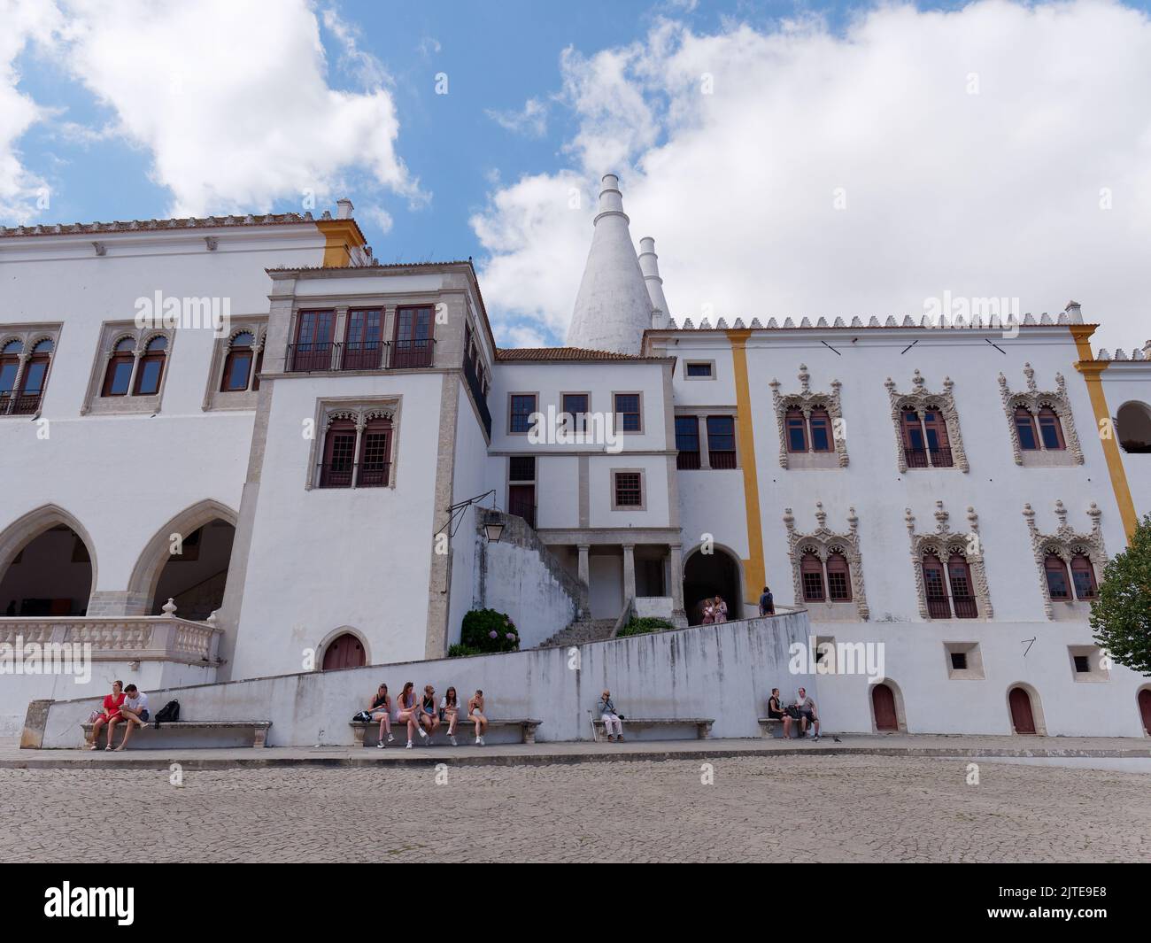 Sitting monarchs hi-res stock photography and images - Alamy