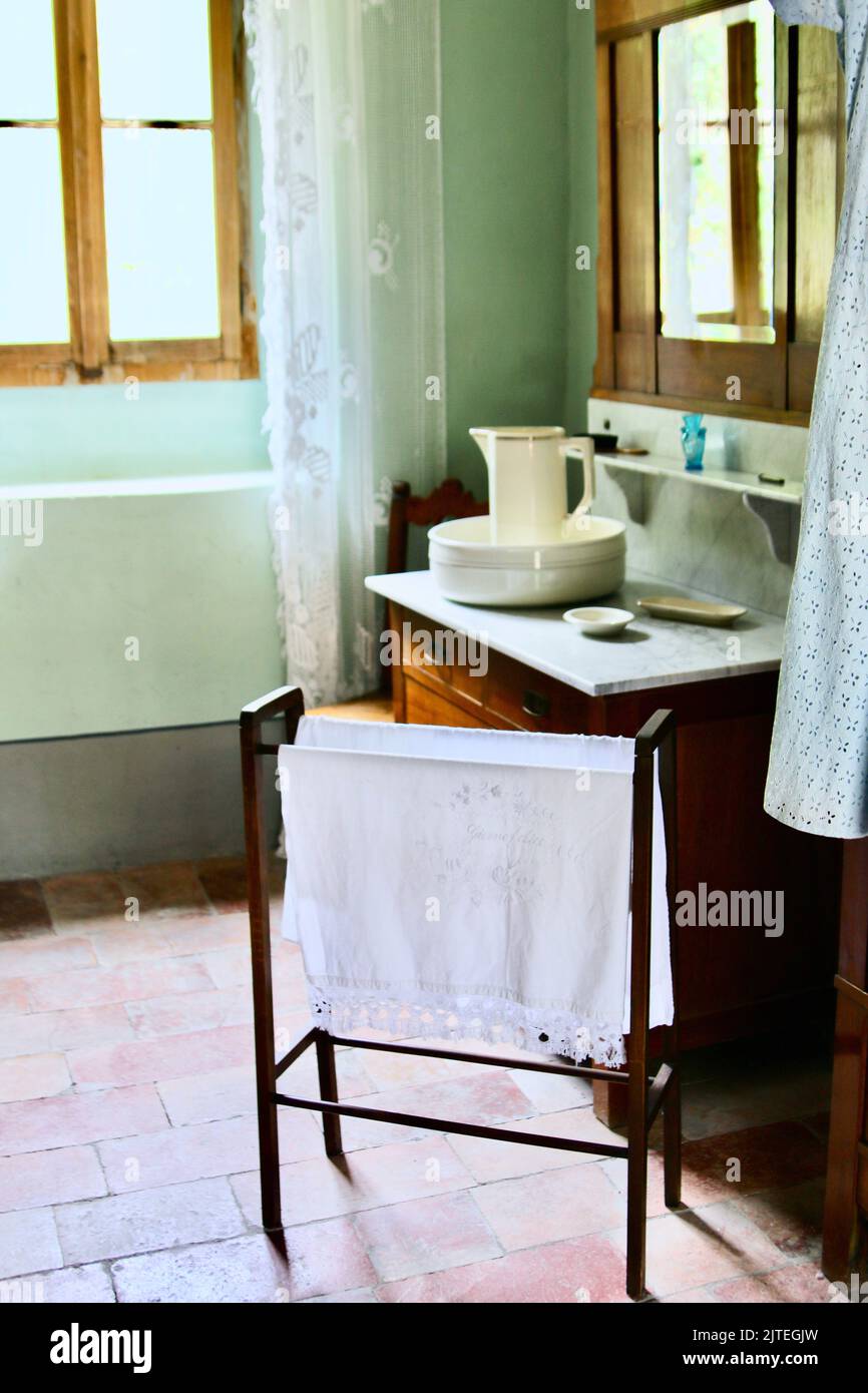 old wash set vintage Stock Photo - Alamy