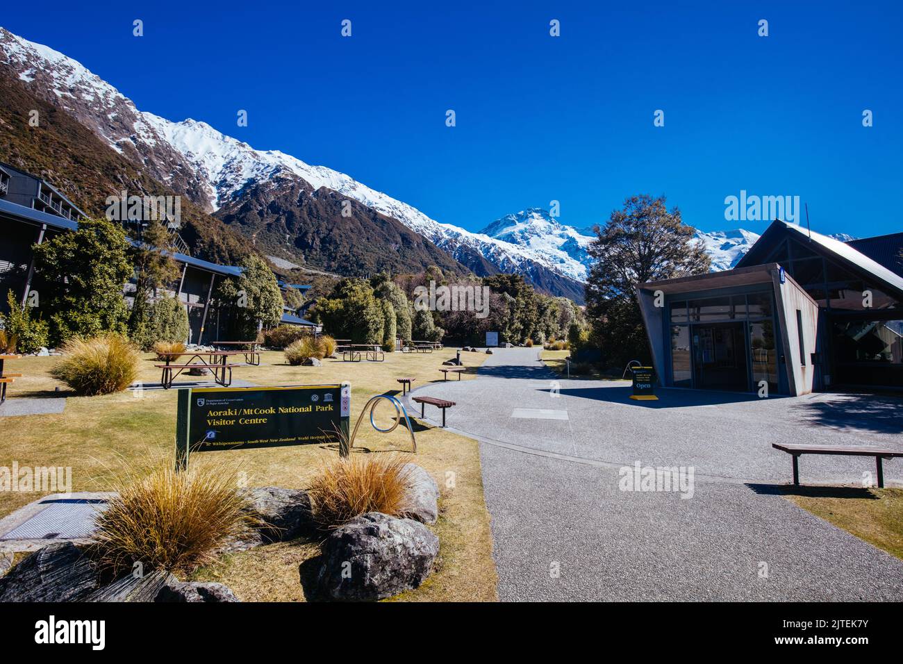 Mount cook hotel hi-res stock photography and images - Alamy