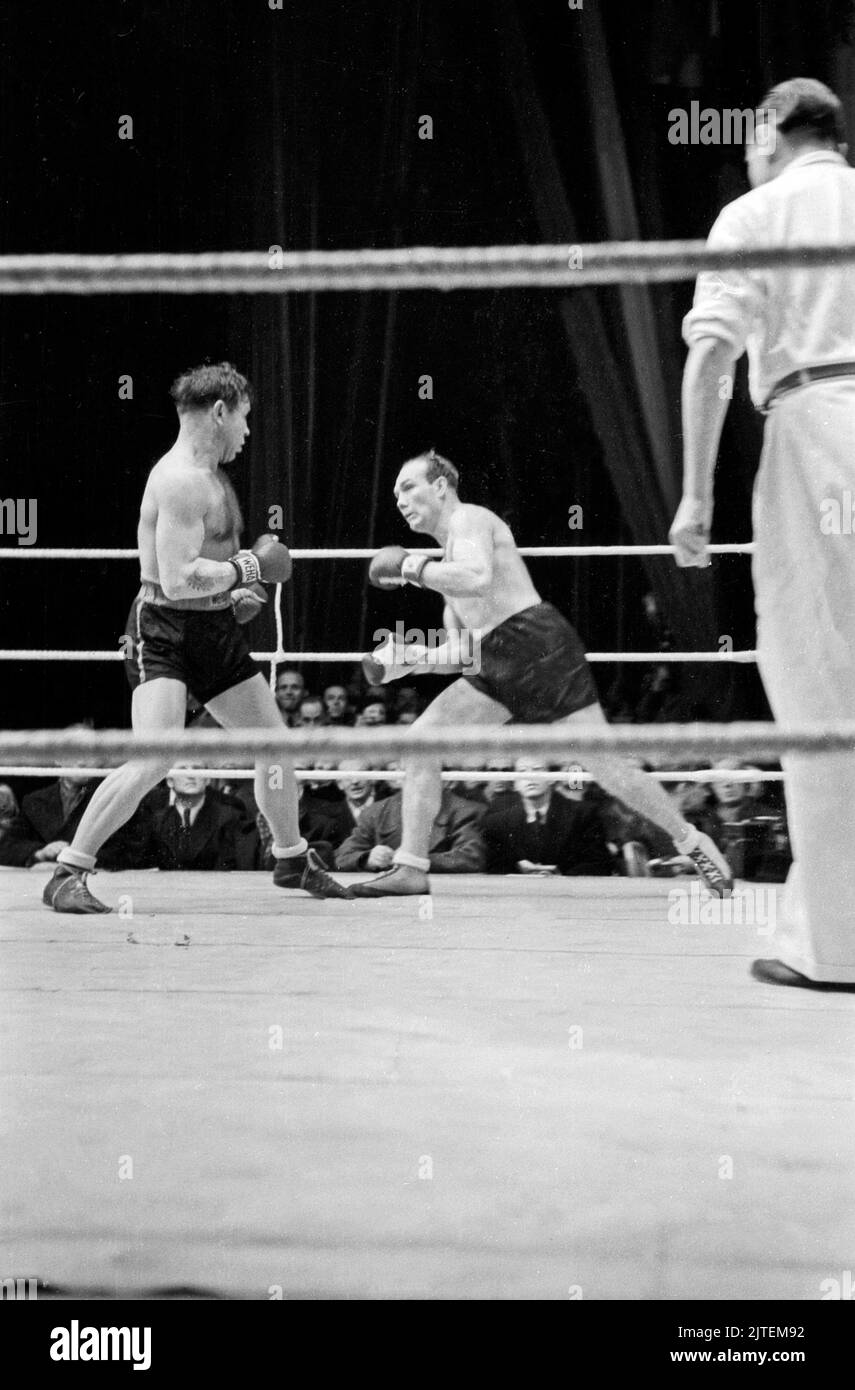 Berlin germany in boxing ring hi-res stock photography and images - Alamy