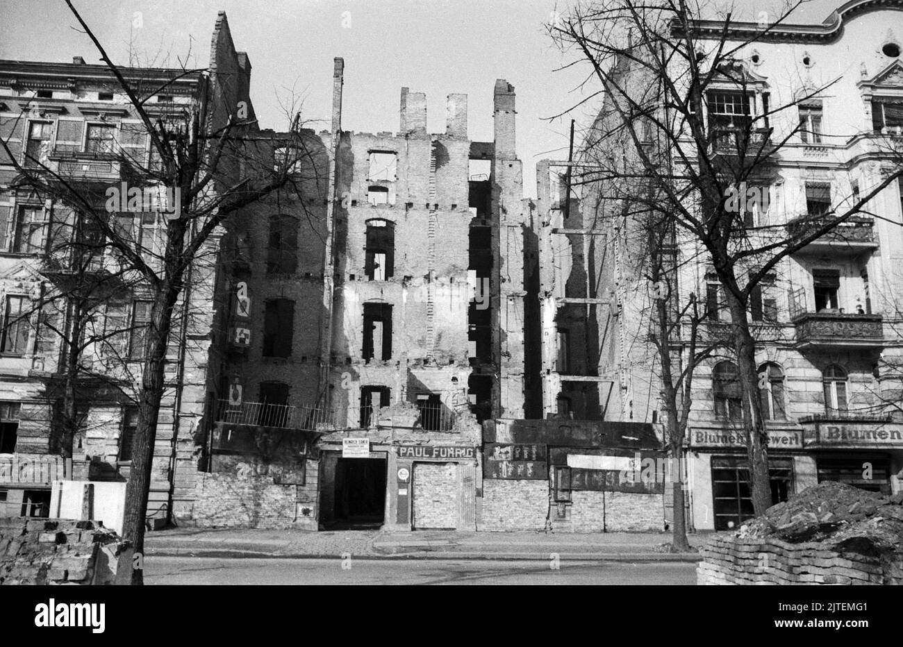 Wiederaufbau nachkriegszeit Black and White Stock Photos & Images - Alamy