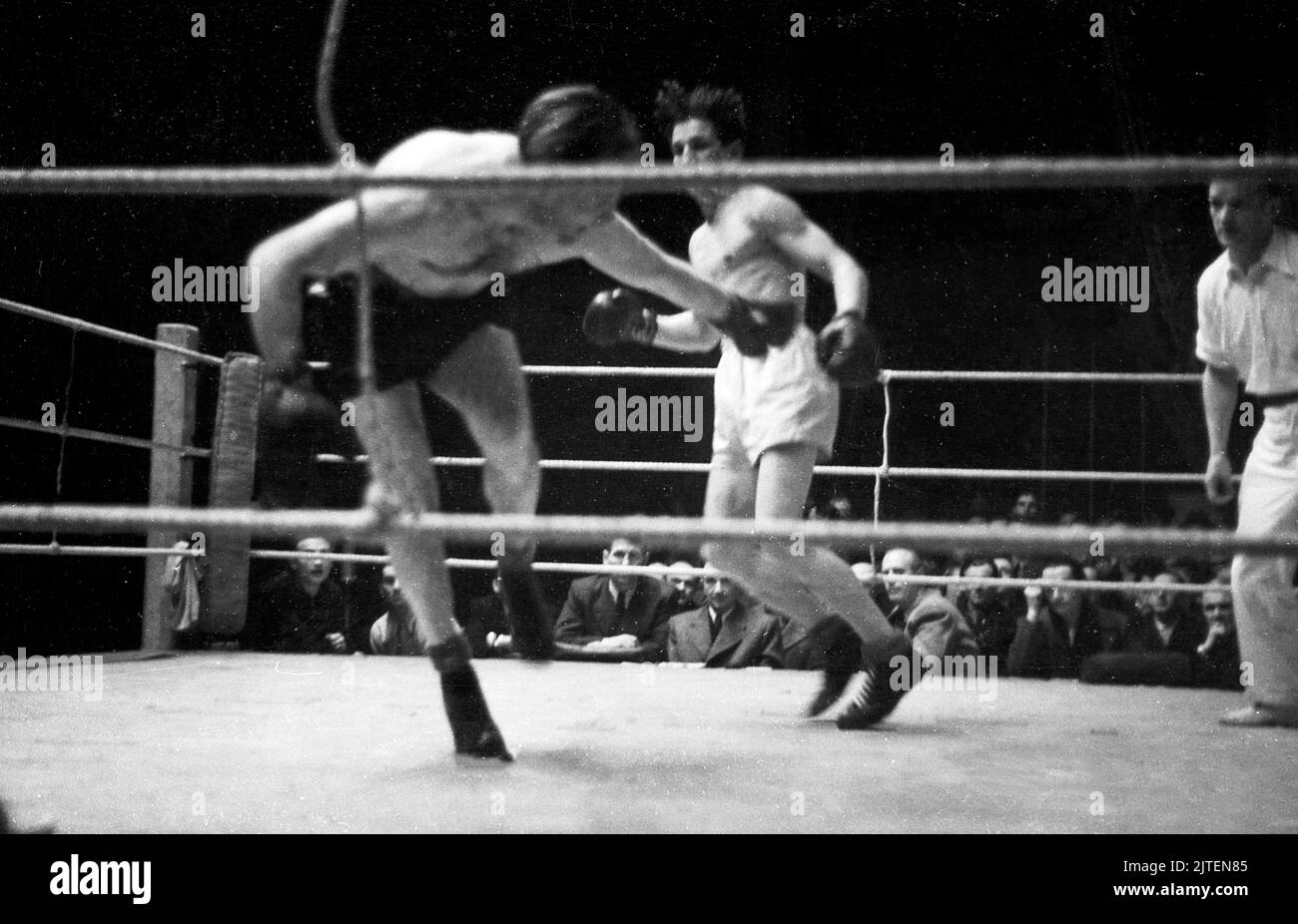 Ko boxer Black and White Stock Photos & Images - Alamy