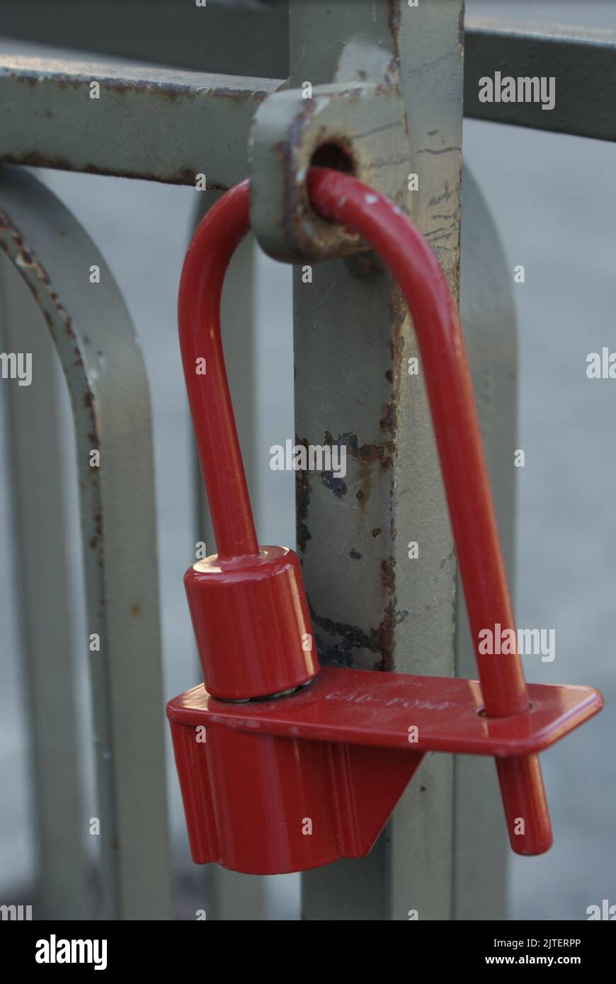 Une pièce métal rouge, France Stock Photo - Alamy