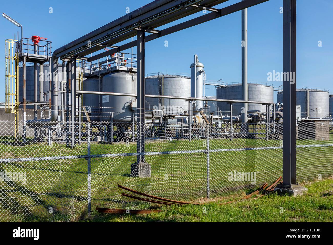 Brunsbüttel tank farm of the Heide refinery Stock Photo - Alamy