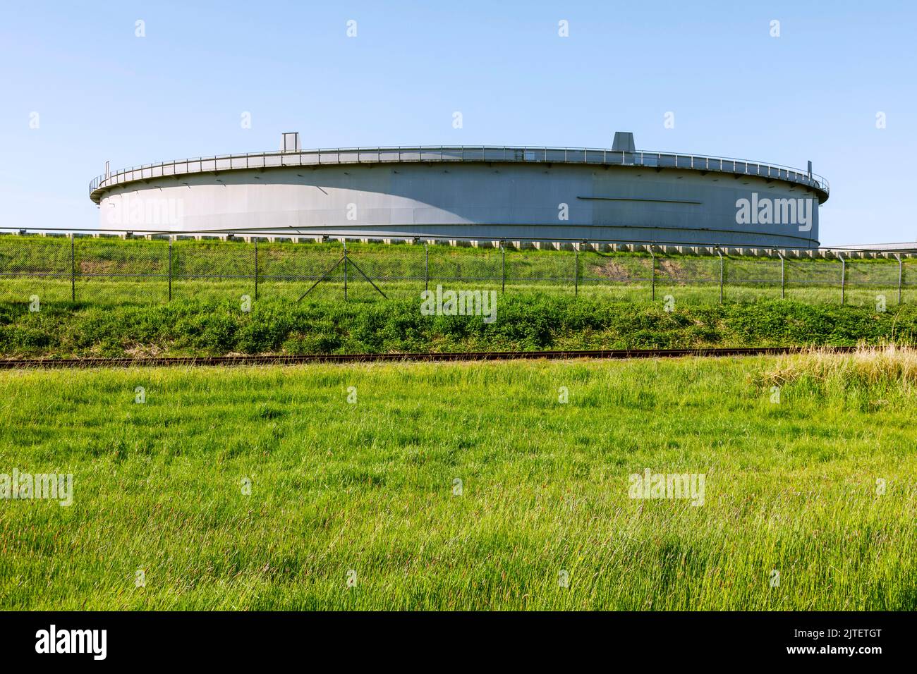 Petroleum product tank farm hi-res stock photography and images - Alamy
