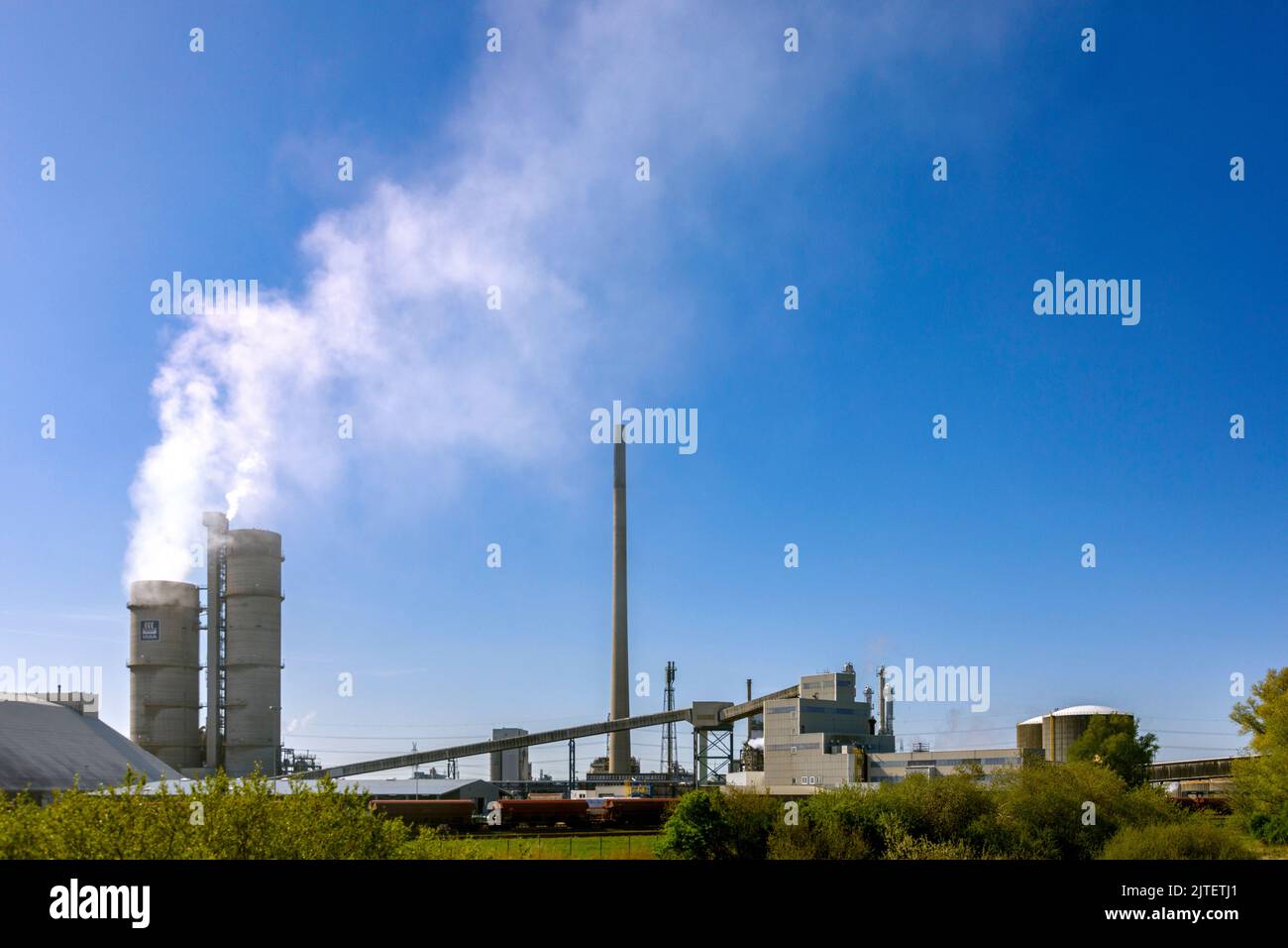 Yara GmbH & Co. KG in the ChemCoast Park Brunsbüttel, with an ammonia ...