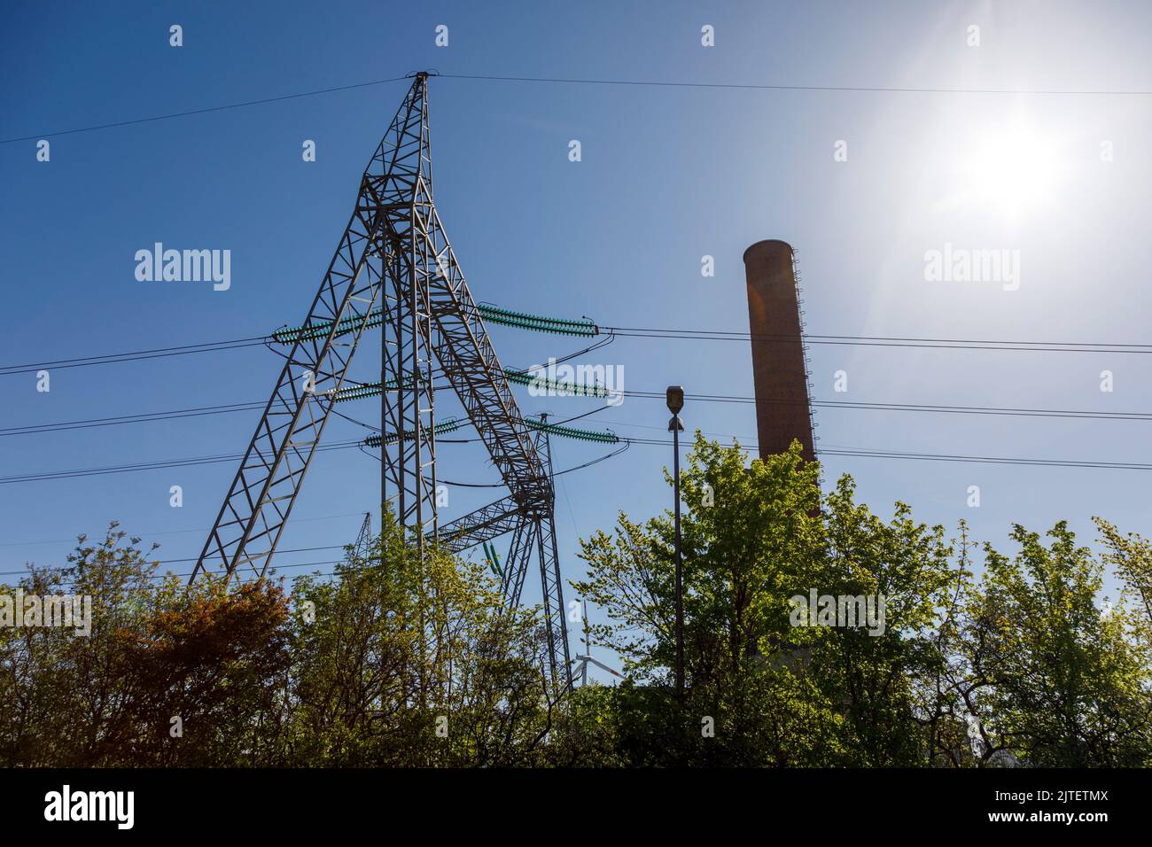 Hochspannungsleitungen am Kernkraftwerk Brunsbüttel Stock Photo - Alamy