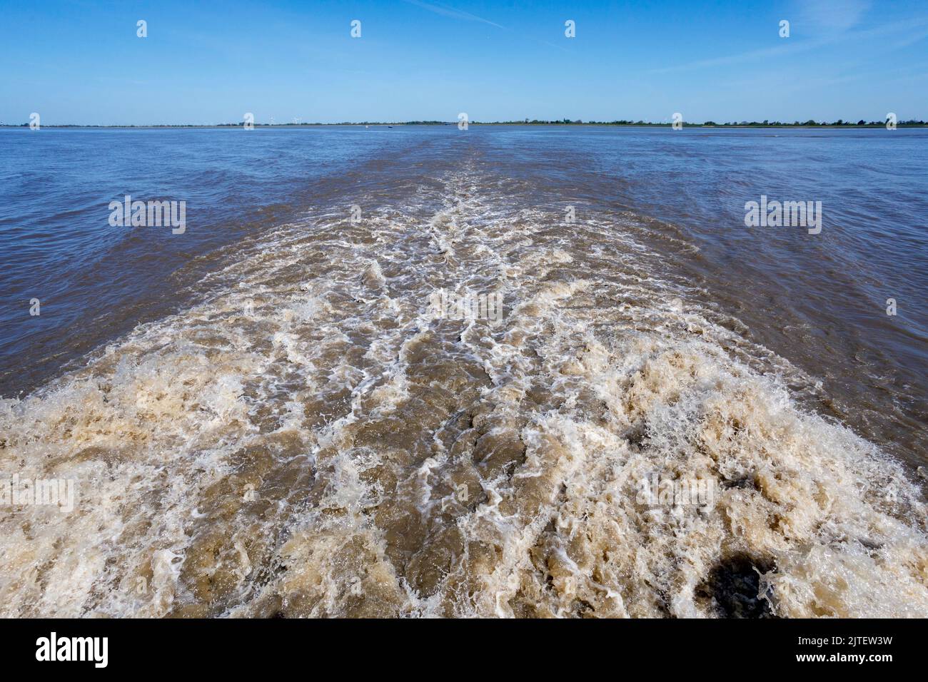 Crossing with the Elbe ferry from Glueckstadt to Wischhafen, wake ...