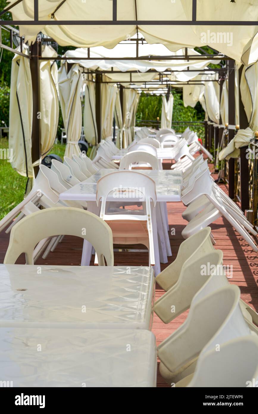 Riverside dinner table hi-res stock photography and images - Alamy