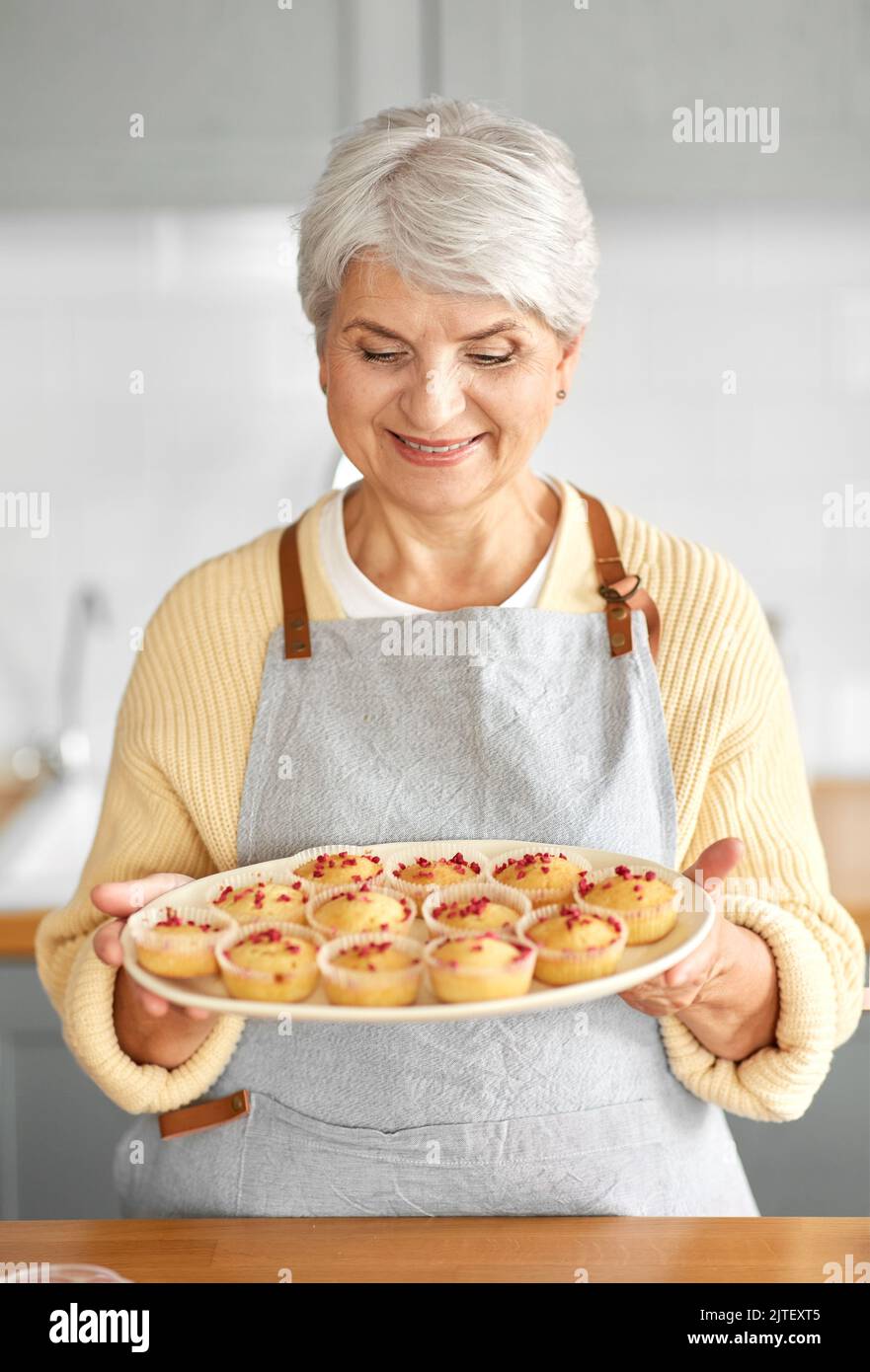 Mature woman plate healthy food hi-res stock photography and images - Alamy