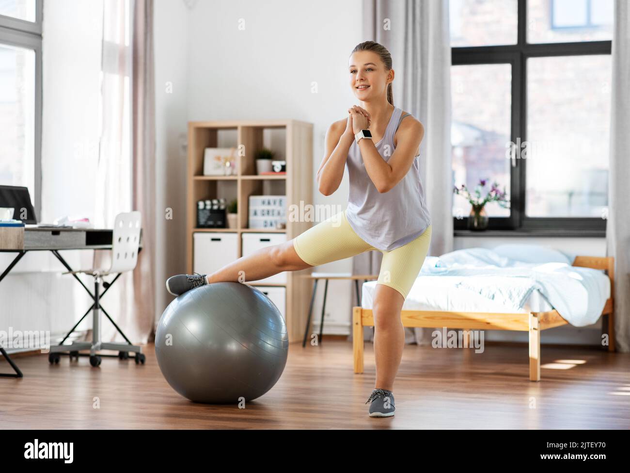 Child exercise ball mat hi-res stock photography and images - Alamy