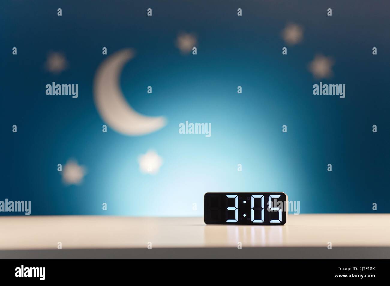 Clock 3 oclock hi-res stock photography and images - Alamy