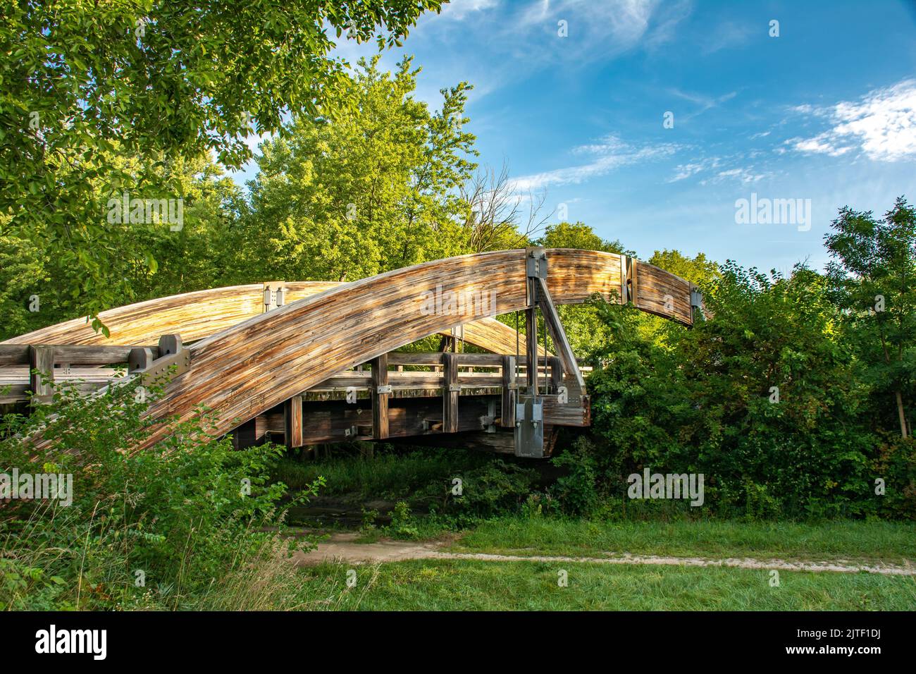 The 5 mile bridge over the Illinois and Michigan canal and trail ...