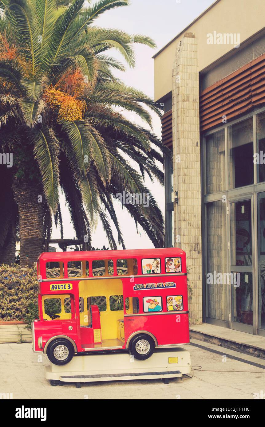 Coin operated ride hi-res stock photography and images - Alamy