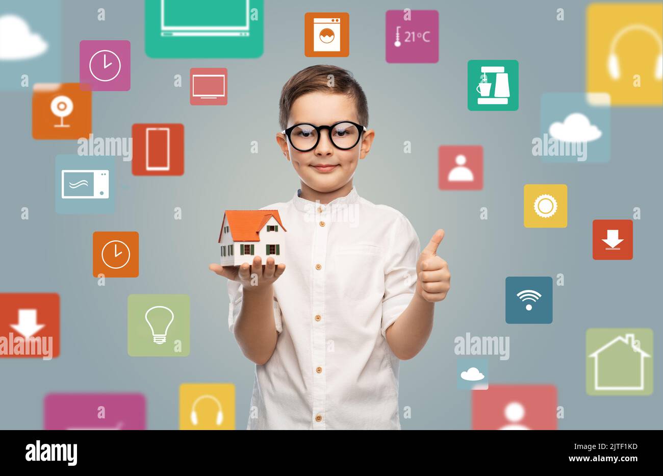 Child boy showing house hi-res stock photography and images - Alamy