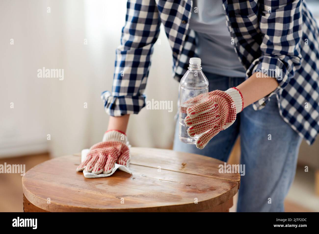 Solvent and degrease hi-res stock photography and images - Alamy