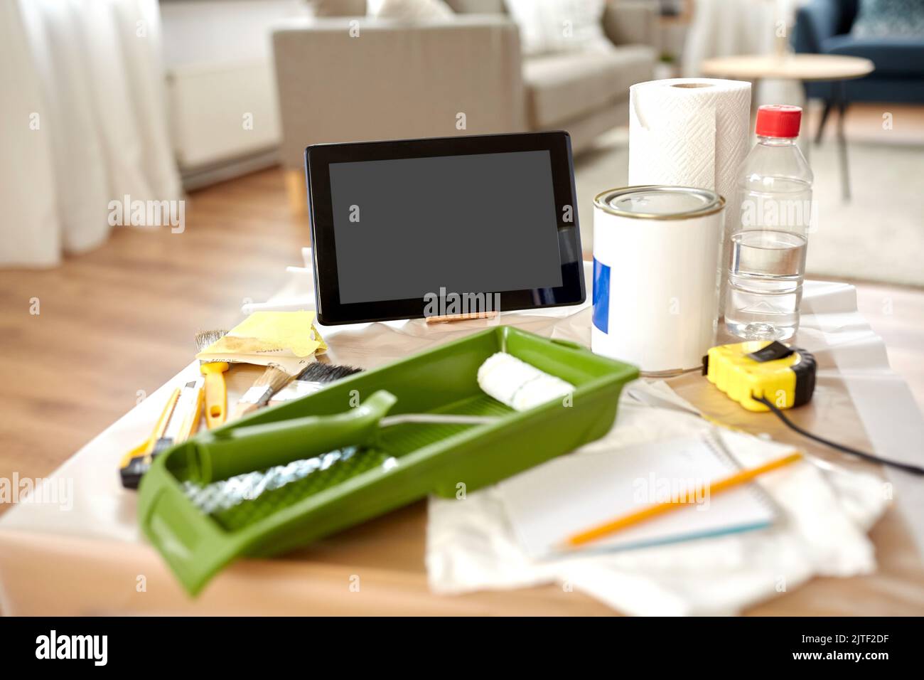 Technology of painting hi-res stock photography and images - Alamy