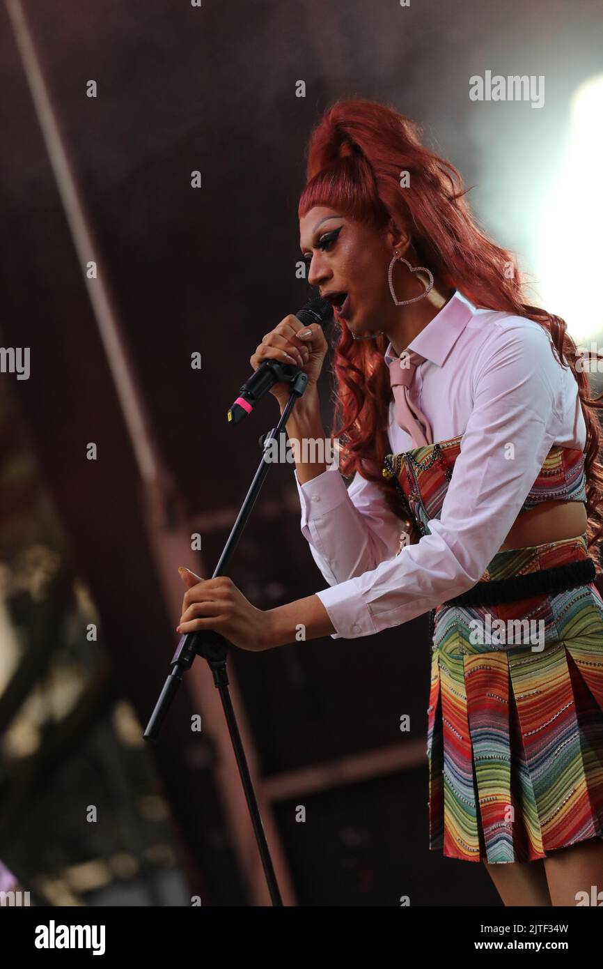 Tia kofi drag queen hi-res stock photography and images - Alamy