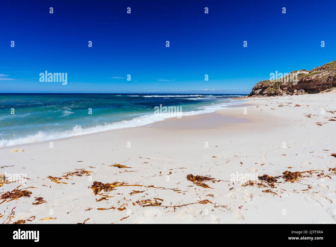 The idyllic Number Sixteen Beach on a hot summer's day in Rye, Victoria ...