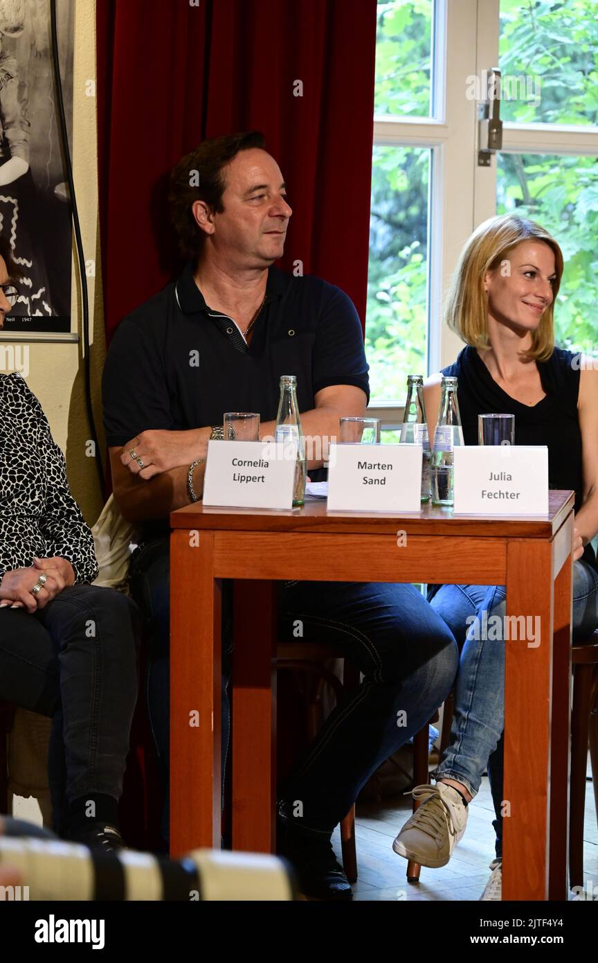 Marten Sand und Julia Fechter bei der Jahres-Pressekonferenz zur 14 ...