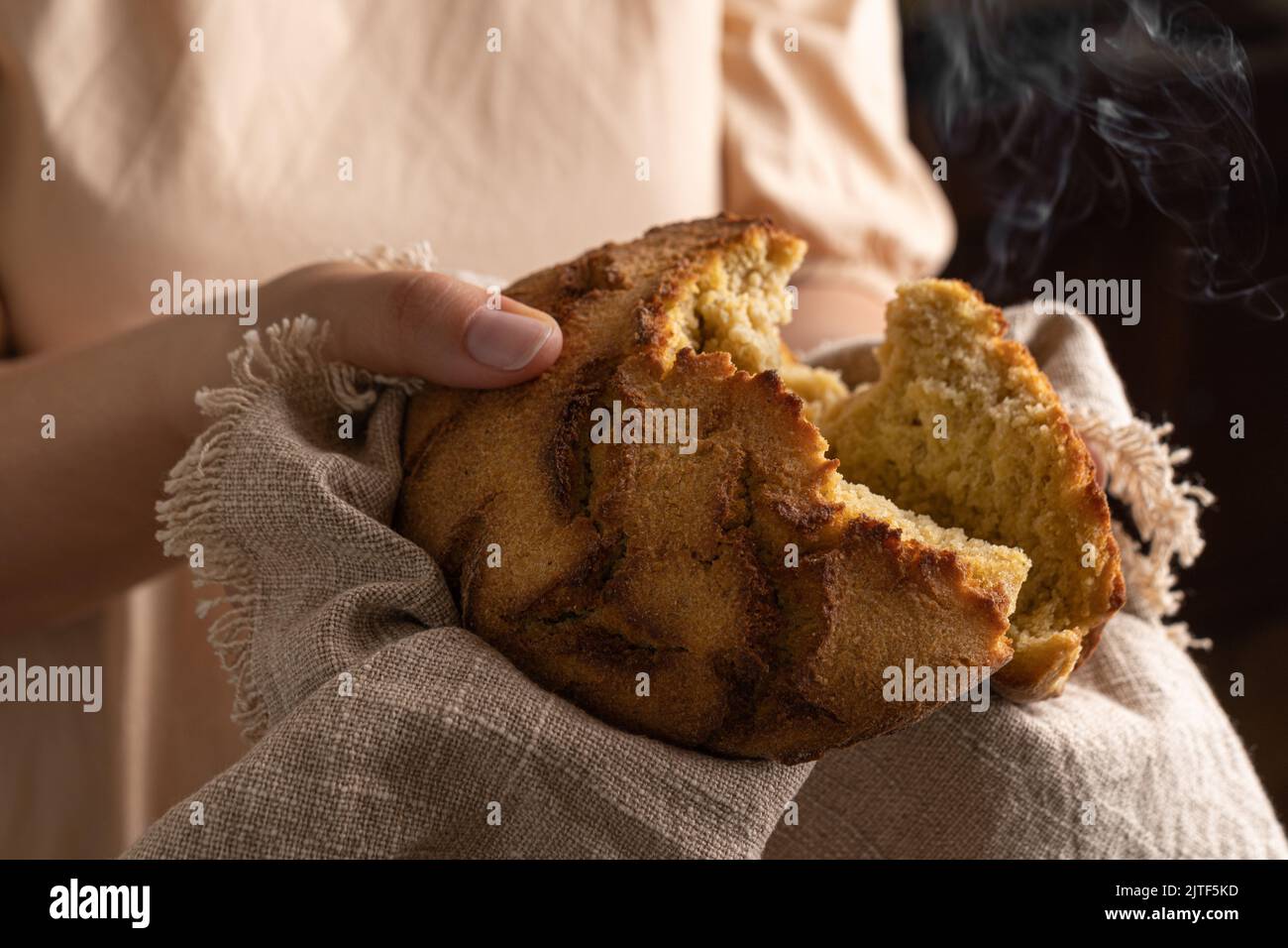 Close up hands white bread hi-res stock photography and images - Alamy