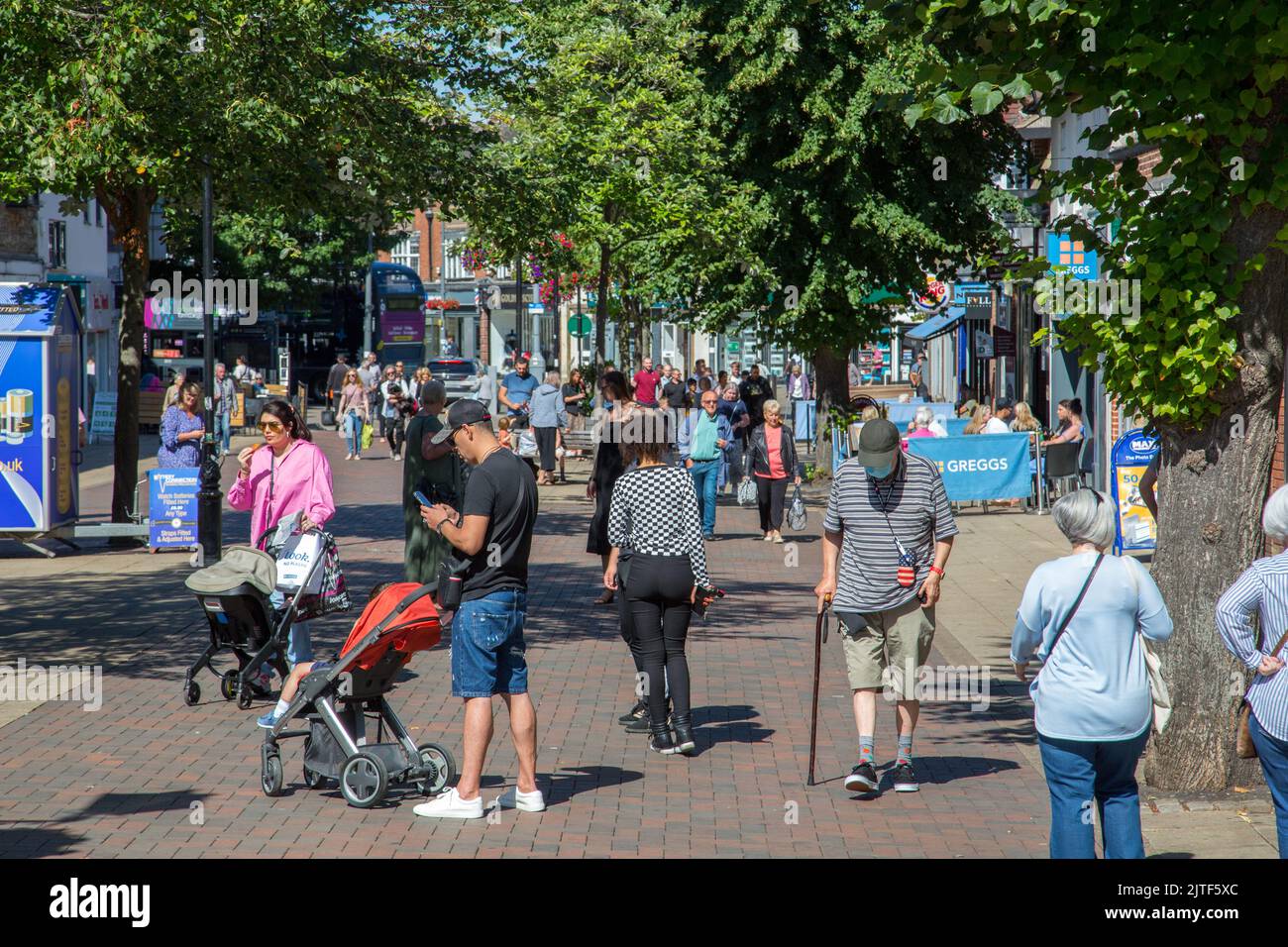 Pedestrianised shops shopping shoppers solihull high street town hi-res ...