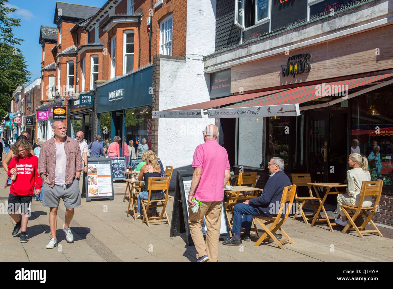 Pedestrianised shops shopping shoppers solihull high street town hi-res ...