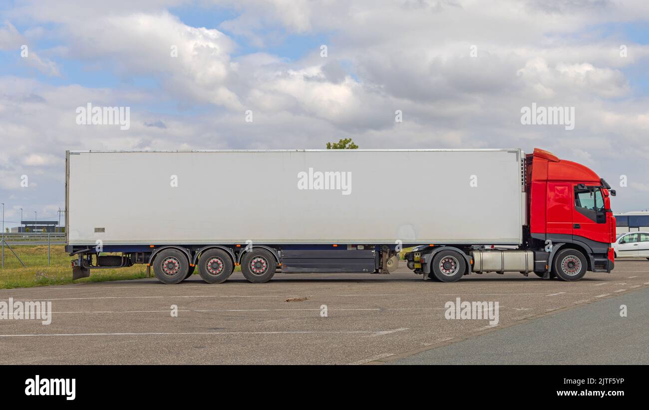 Semi truck trailer hi-res stock photography and images - Alamy