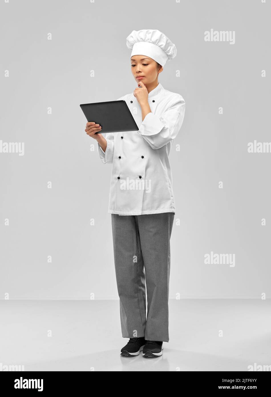 Computer thinking hi-res stock photography and images - Alamy