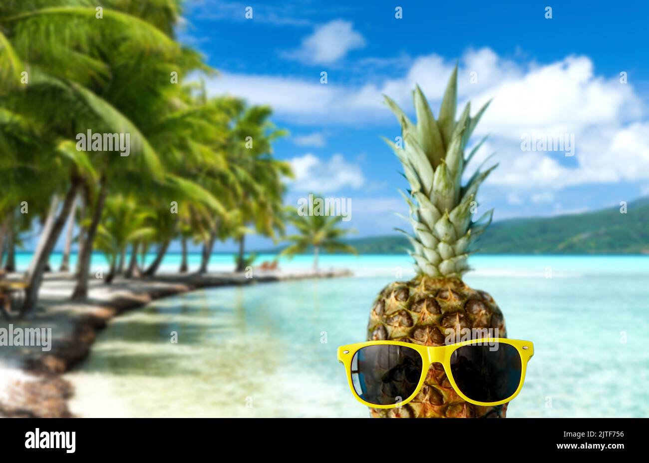 Tropical beach pineapple hi-res stock photography and images - Alamy