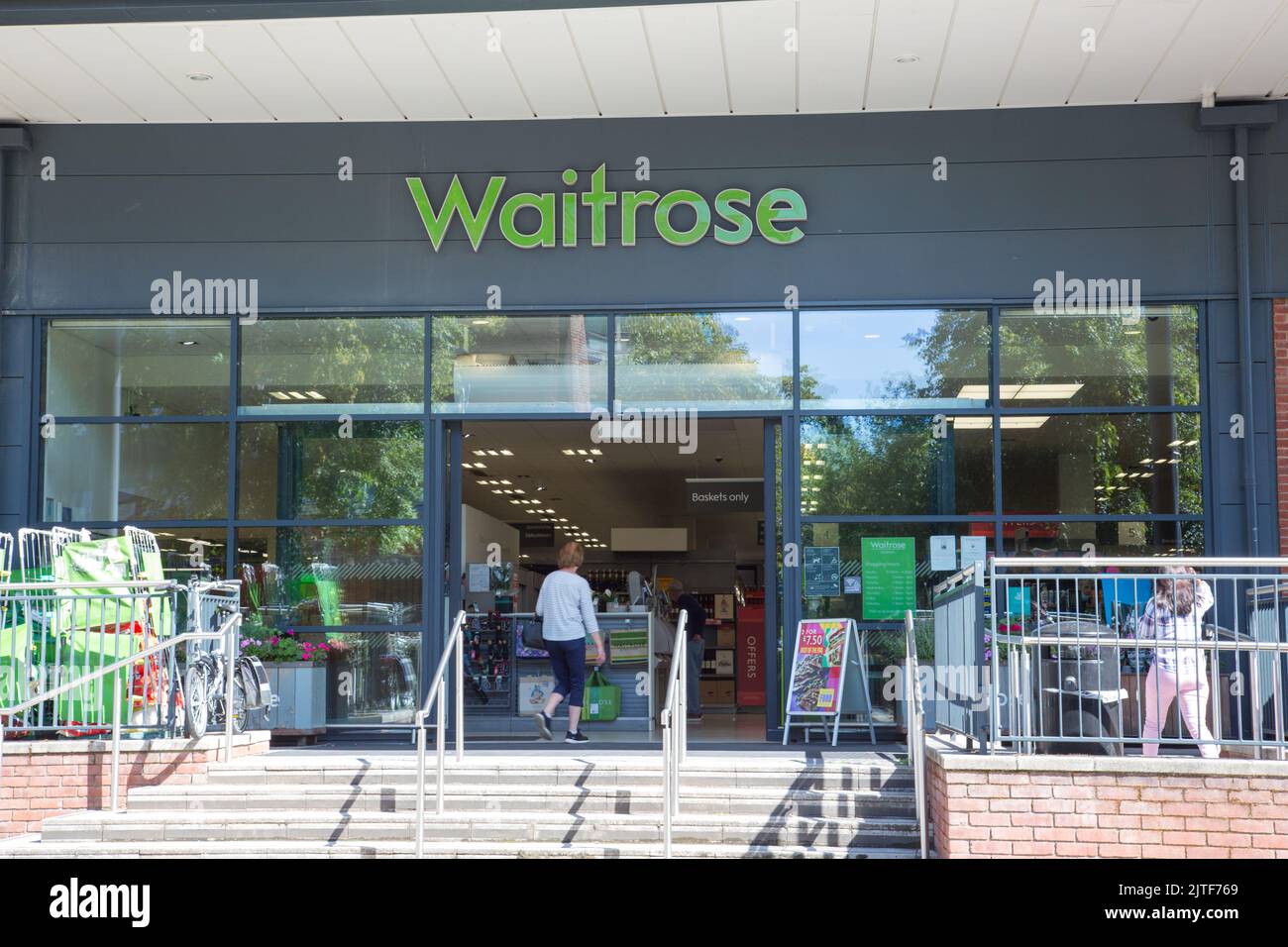 Solihull road sign hi-res stock photography and images - Alamy