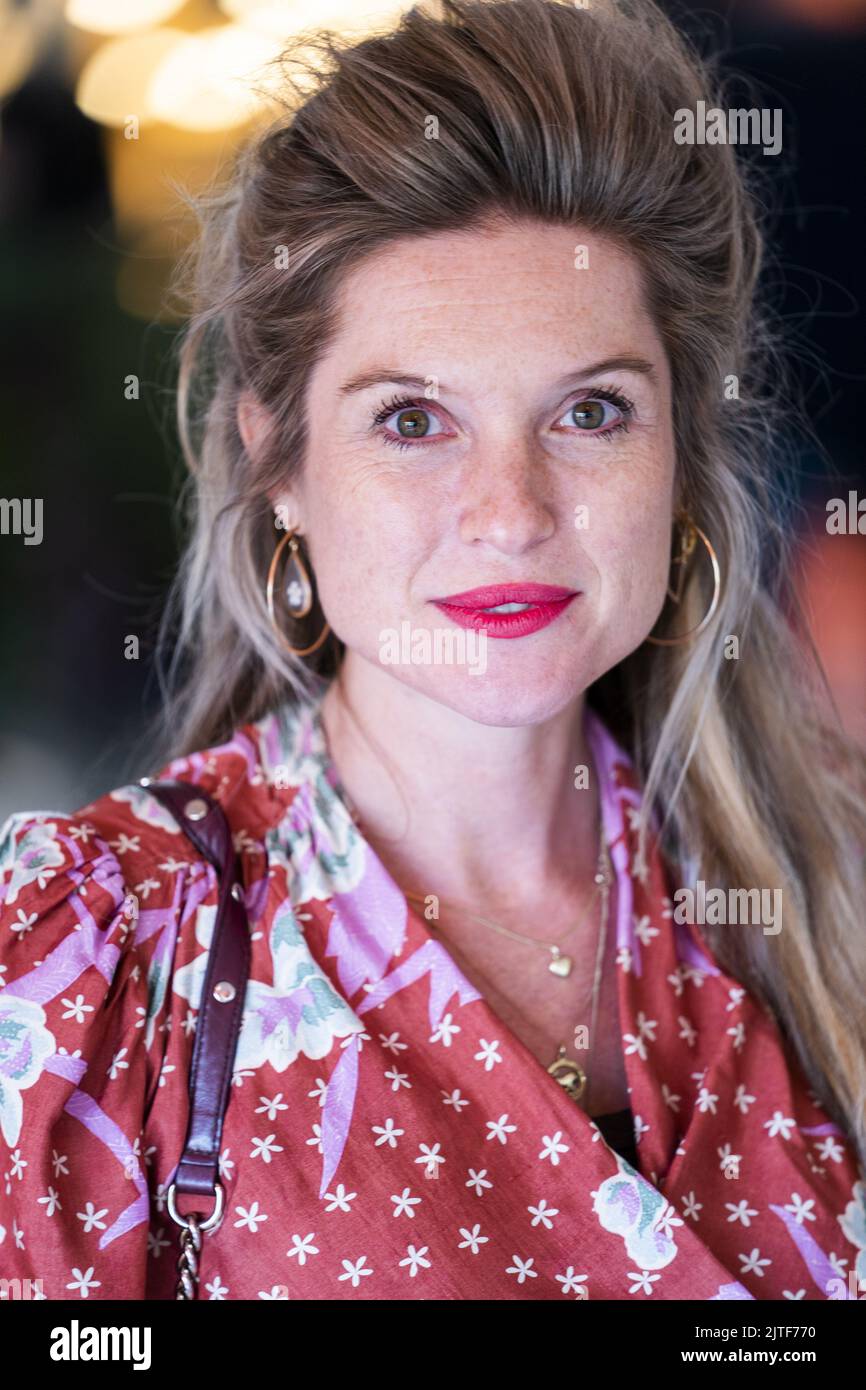 Televisiepresentator hi-res stock photography and images - Alamy