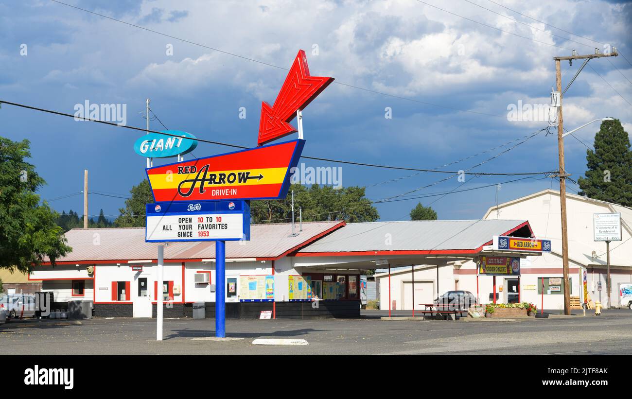 Arrow awning hi-res stock photography and images - Alamy
