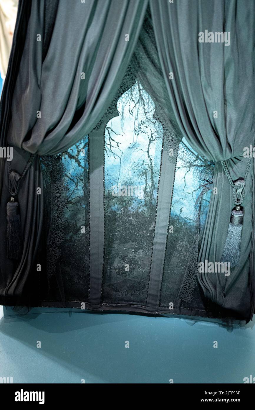 Guo Pei: Couture Fantasy Stock Photo - Alamy