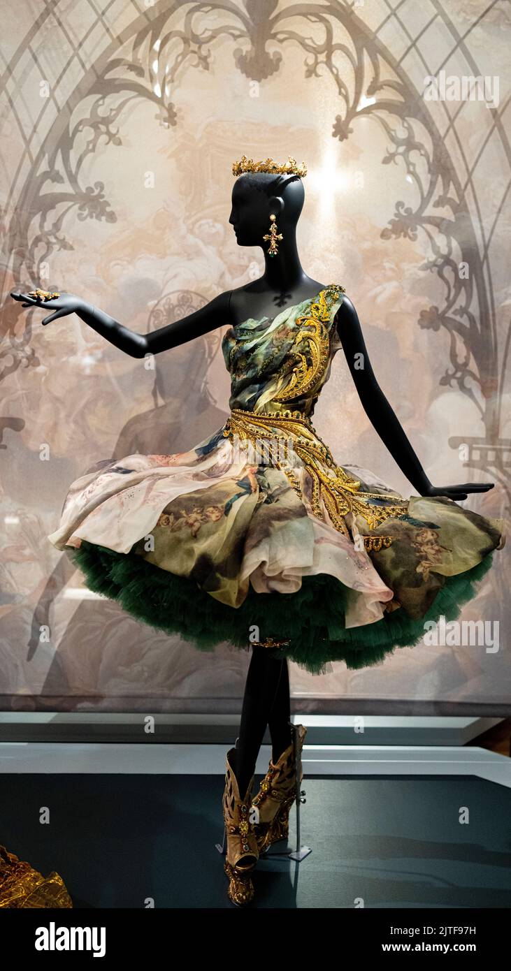 Guo Pei: Couture Fantasy Stock Photo - Alamy