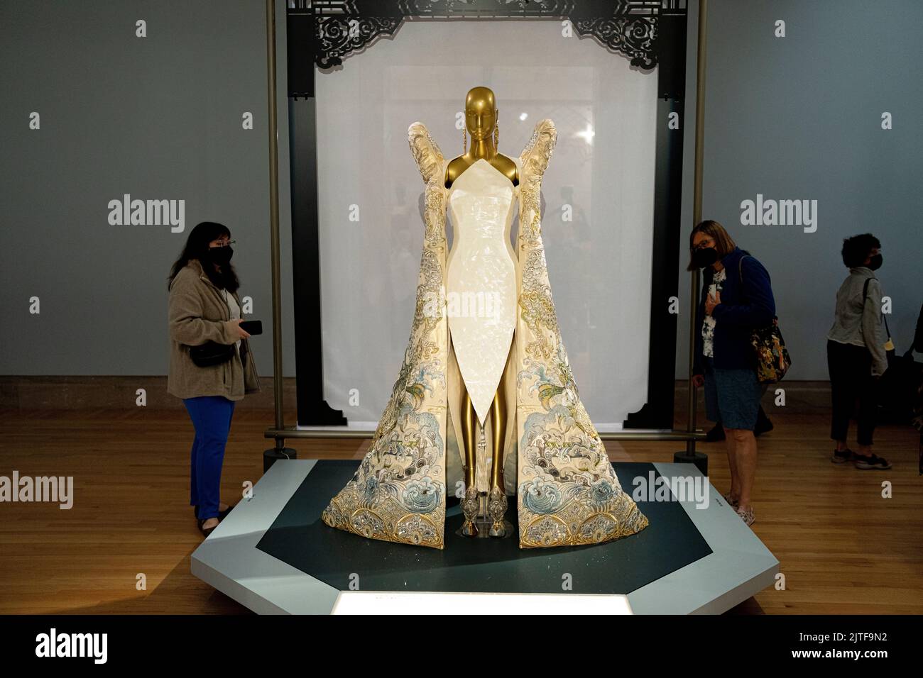 Guo peis embroidery hi-res stock photography and images - Alamy