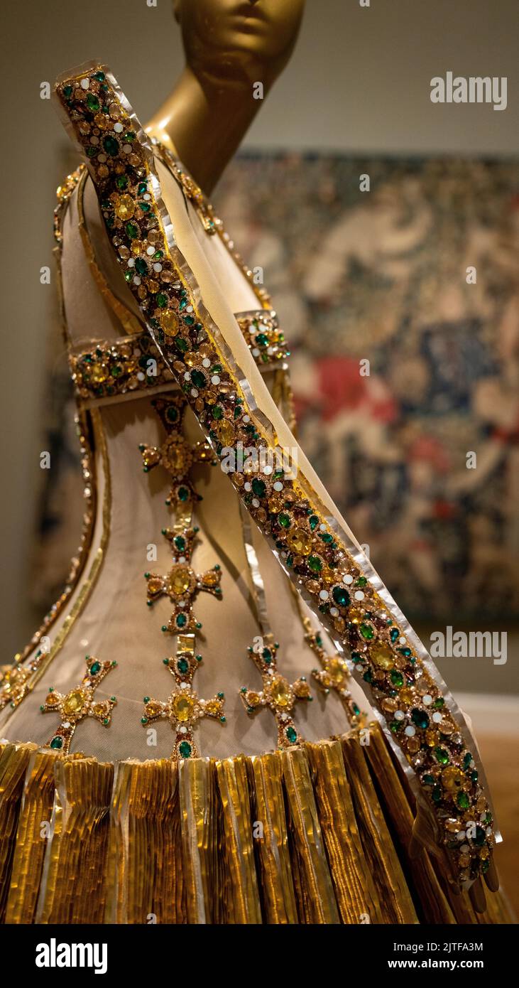Guo Pei: Couture Fantasy Stock Photo - Alamy