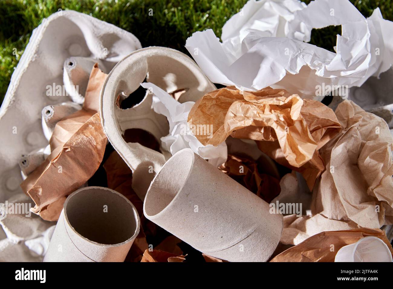 Pile of crumpled paper garbage hi-res stock photography and images - Alamy