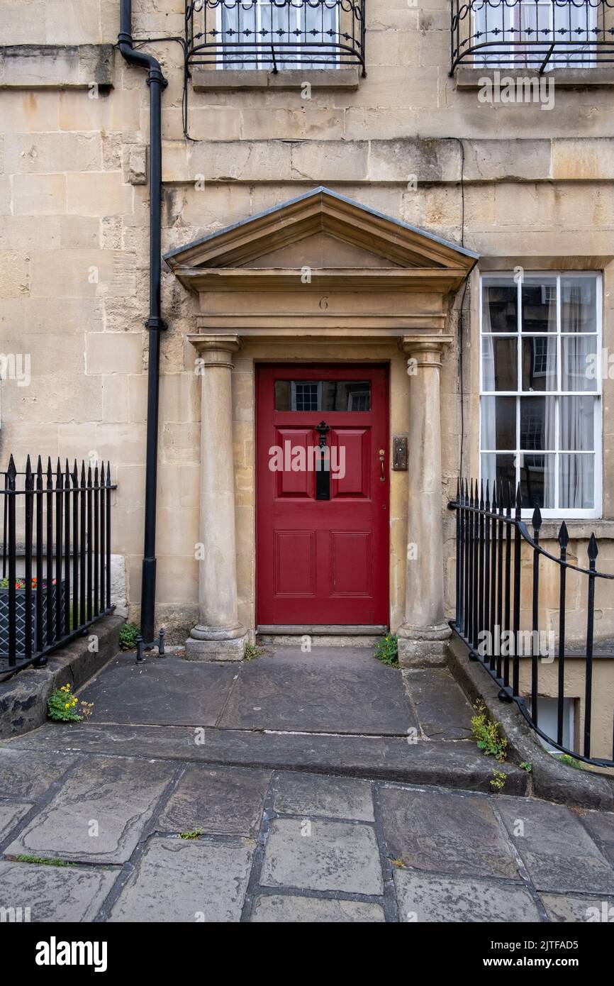 Red door house steps hi-res stock photography and images - Alamy