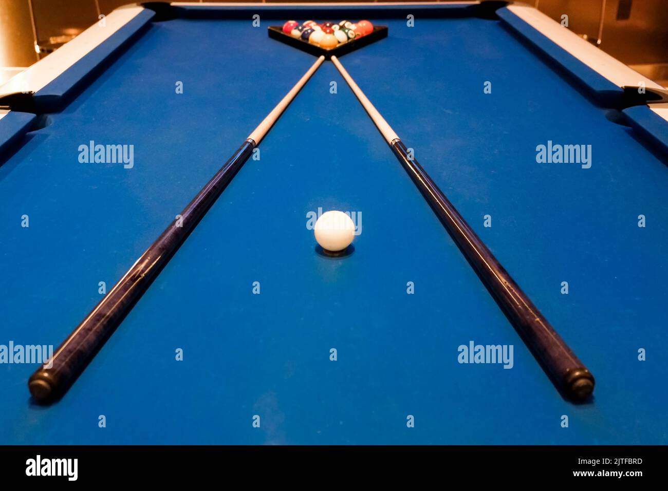 New York City, USA. Blue pool table Stock Photo - Alamy