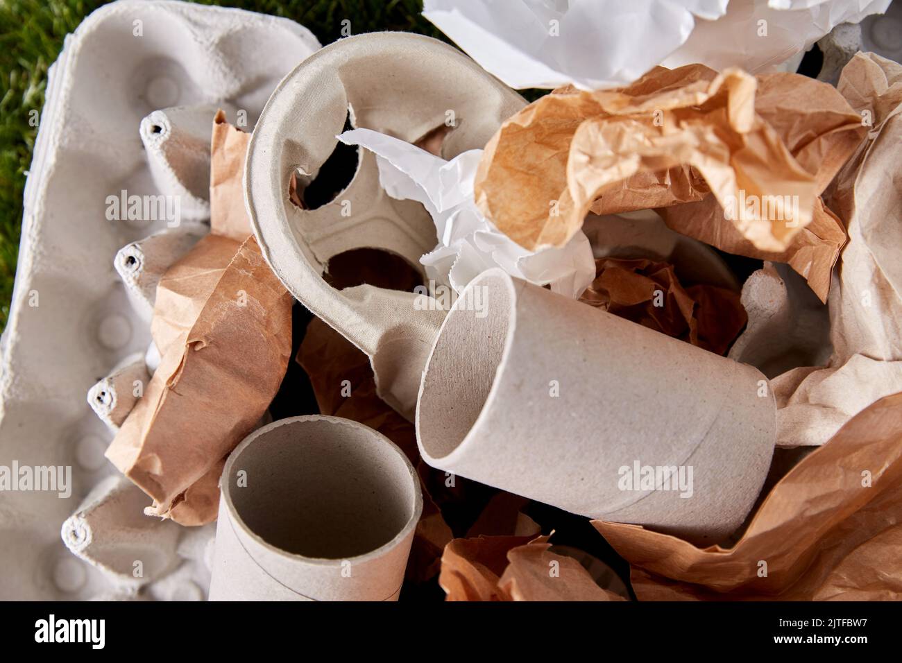 Pile of crumpled paper garbage hi-res stock photography and images - Alamy