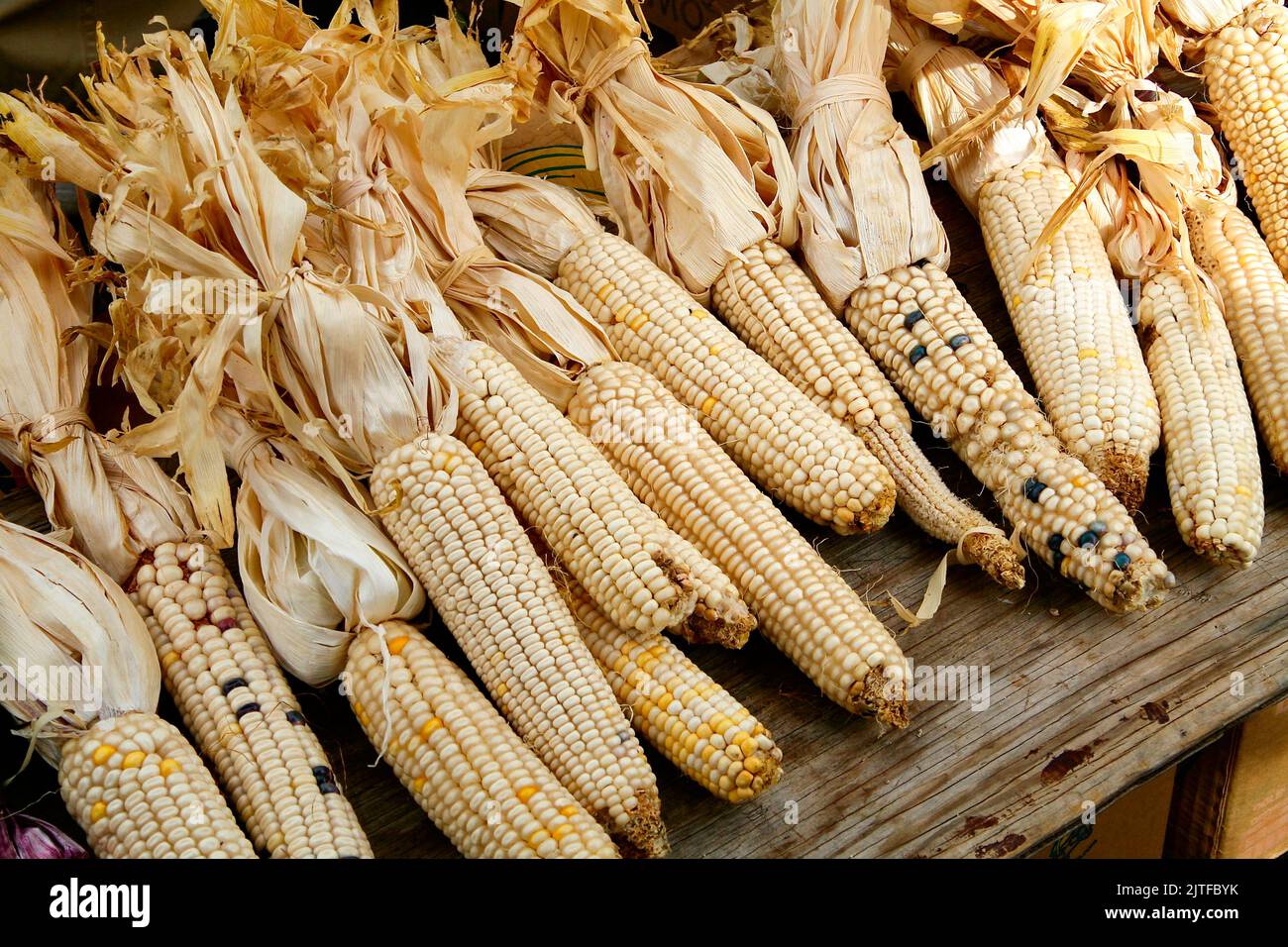 Dried Indian corn at farmers market Stock Photo - Alamy