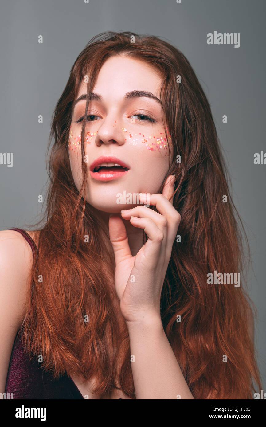 glitter makeup fresh skin young woman beauty Stock Photo - Alamy