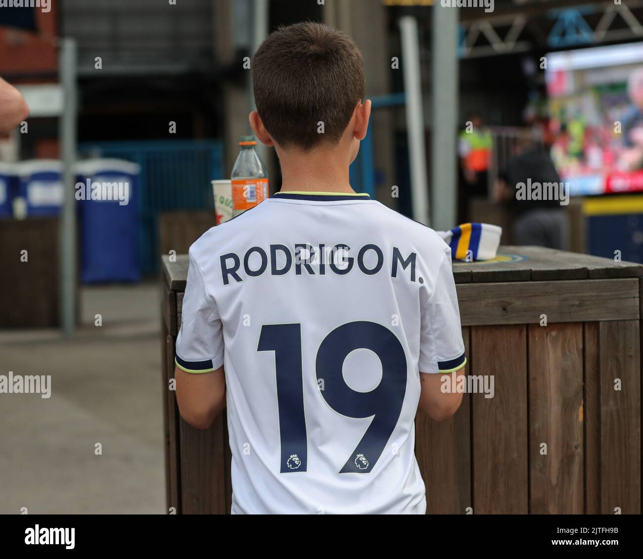 Rodrigo leeds everton hi-res stock photography and images - Alamy