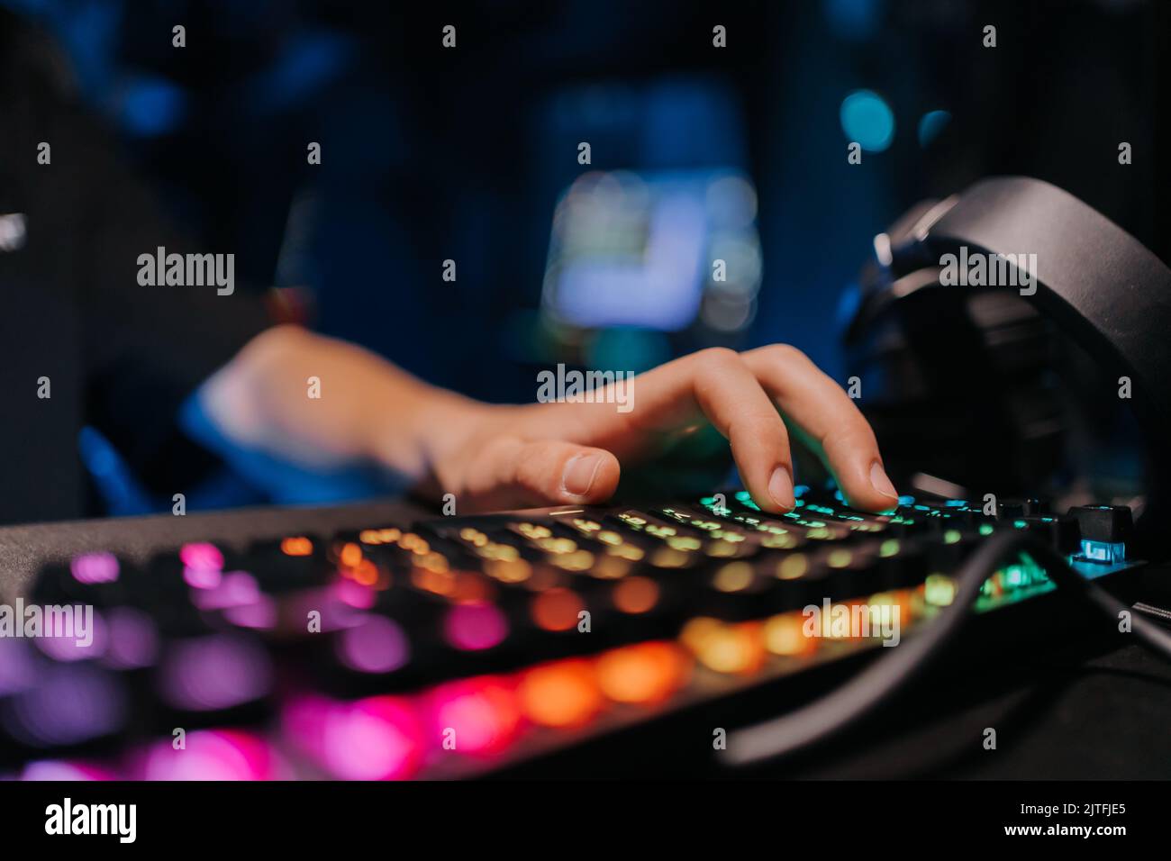 Caucasian young cyber sportsman gamer hi-res stock photography and ...